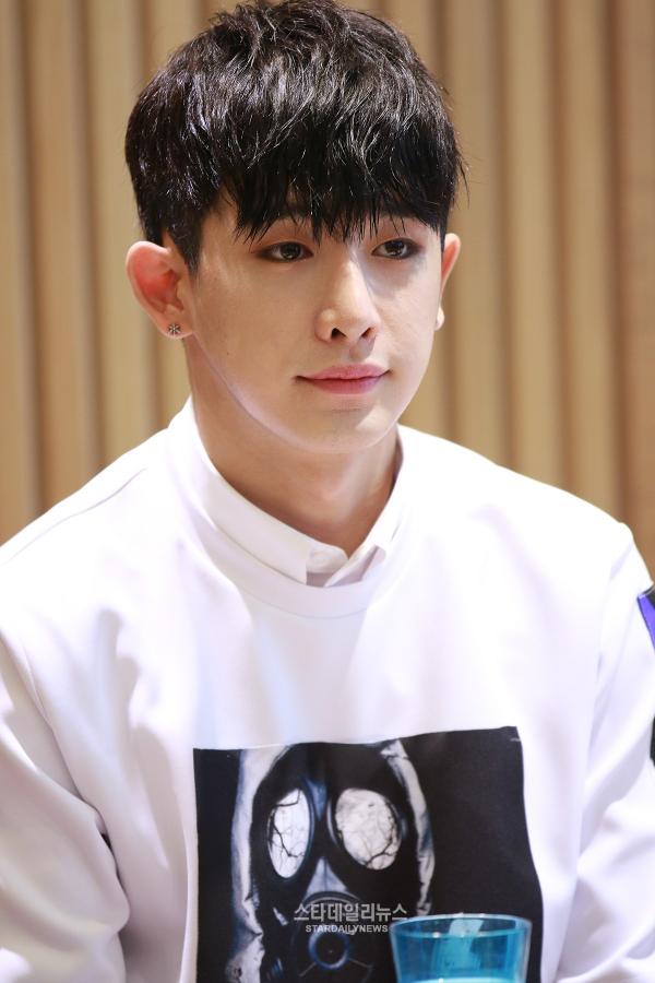 [s포토 ] 몬스타엑스 원호 귀염귀염한 멍원호 한위싱동타이 스타데일리뉴스