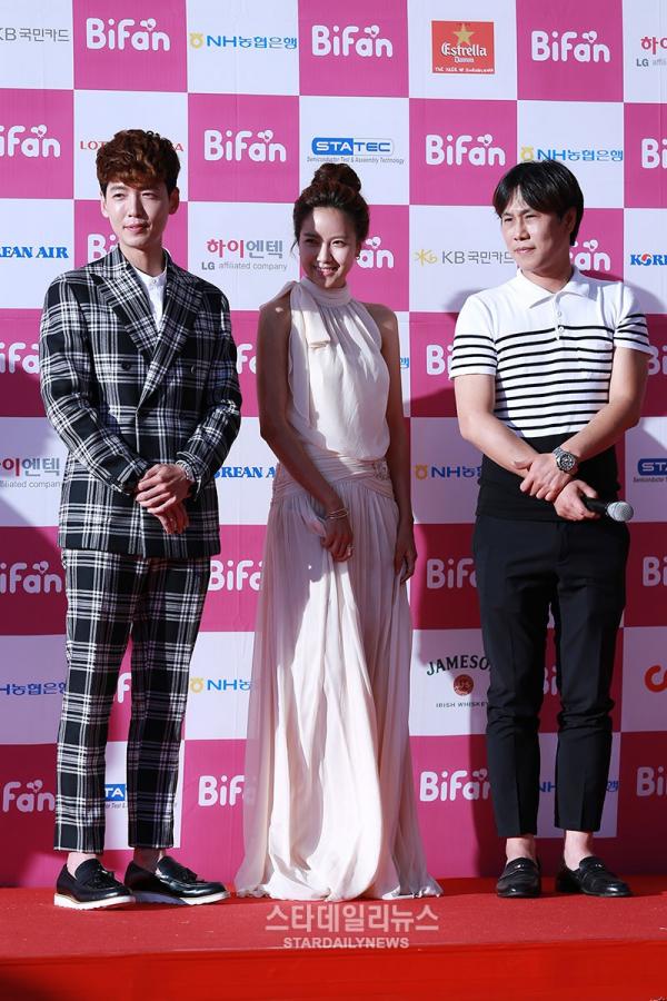 [S포토] 정경호 정윤선 한철수감독,BiFan에 오게되서 즐거워요 (부천국제판타스틱영화제 레드카펫) :: 스타데일리뉴스