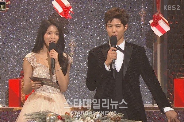 '2016 KBS 가요대축제' 설현, 박보검에 아이린 보느라 레드벨벳 무대 집중했나 너스레 :: 스타데일리뉴스