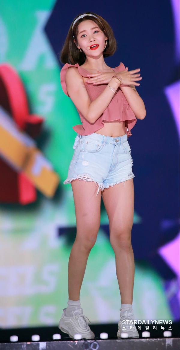 [S포토] AOA 유나, '엔젤유나' (2018 코리아 뮤직 페스티벌) :: 스타데일리뉴스