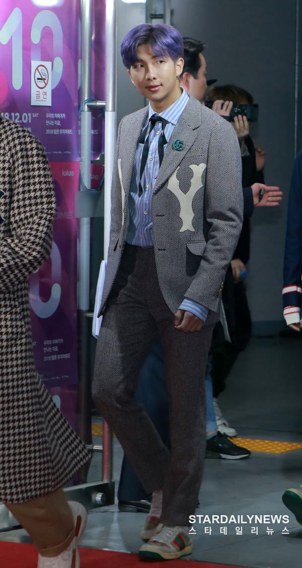 [S포토] 방탄소년단(BTS) RM, '카리스마 RM' (2018 멜론 뮤직 어워드) - 스타데일리뉴스