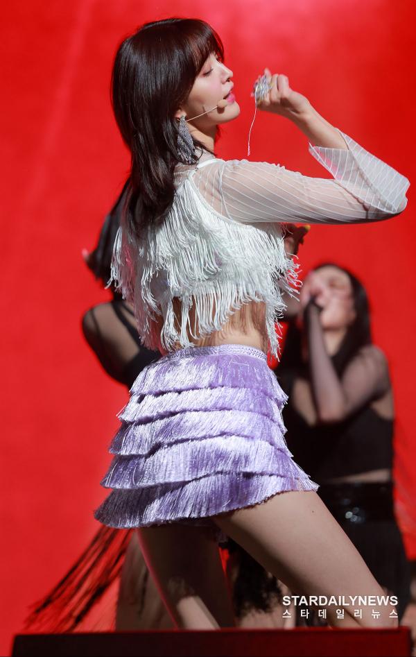 [S포토] EXID 정화, '매버릭의 뒤태' (WE) :: 스타데일리뉴스