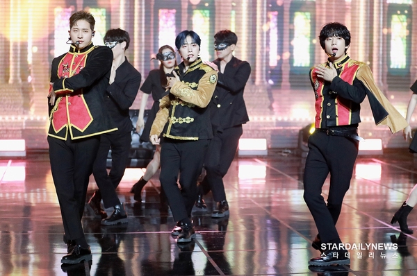 [S포토] B1A4, '컴백이란다' :: 스타데일리뉴스