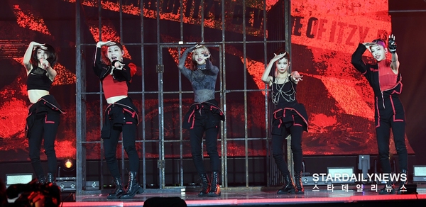 [S포토] ITZY, '있지의 퍼포먼스' (2021 TMA) :: 스타데일리뉴스