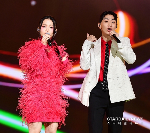 [S포토] 이하이-그레이, 'AOMG 감성장인들' (2021 SBS 가요대전) - 스타데일리뉴스