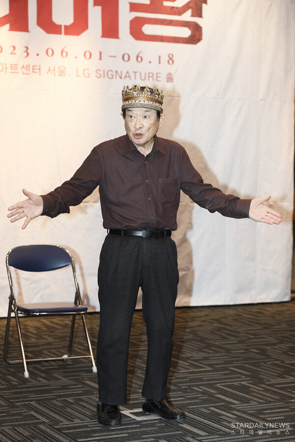 [S포토] 이순재, '리어왕은 나의 필생의 작품~' (리어왕 연습실) :: 스타데일리뉴스