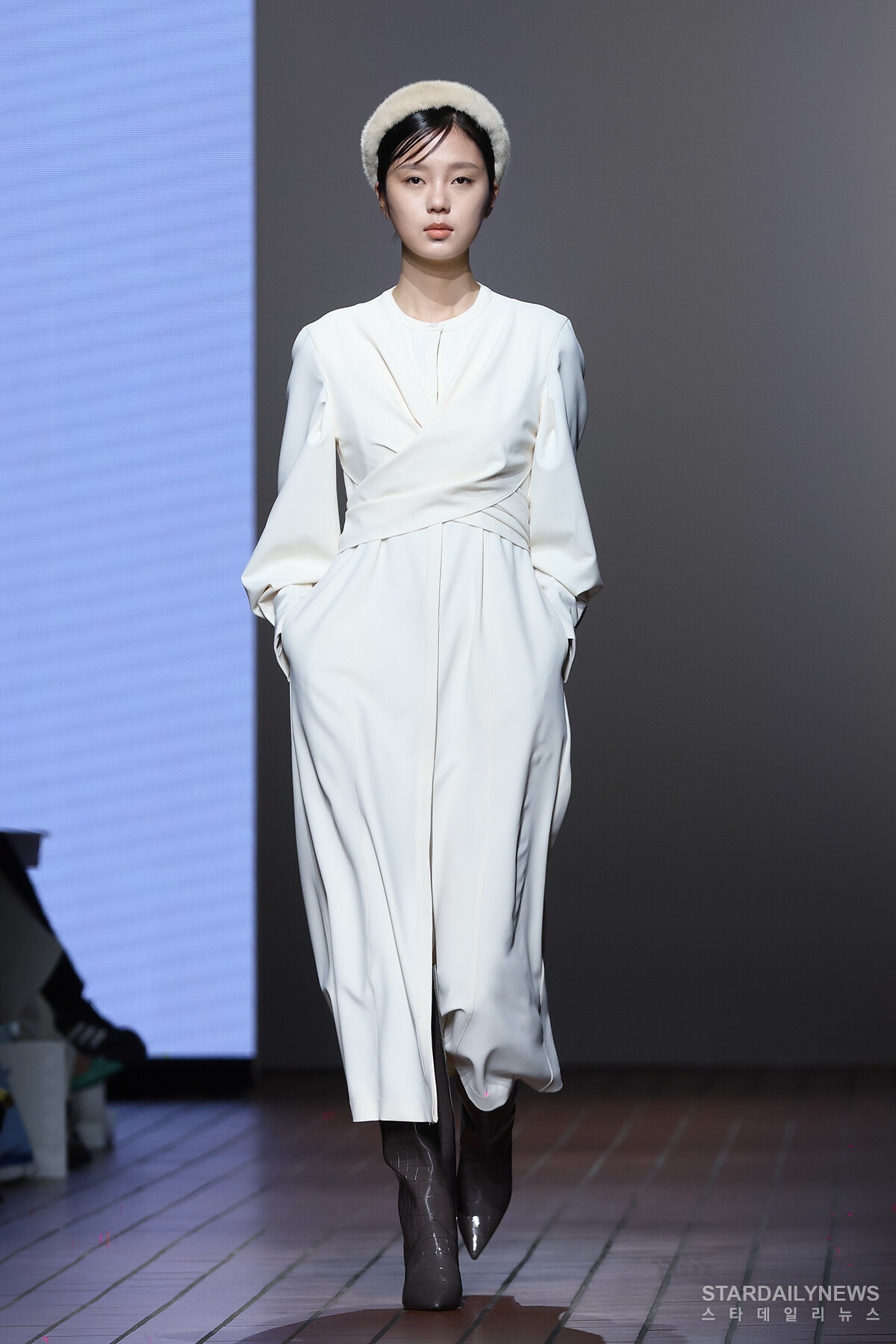 [S포토] 매 시즌 트렌드 반영한 새로운 컨셉 선보이는 '세컨드 아르무아 컬렉션 LOOK 42~' (2024 FW 서울패션위크 ...