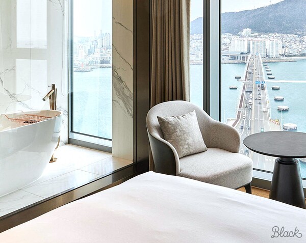 윈덤 그랜드 부산, 최대 40% 특가 프로모션 Long Summer Flash Sale 진행 - 스타데일리뉴스