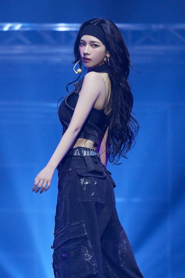 카리나 솔로곡 ‘Up’, 멜론 일간 1위! ‘Supernova’ 이후 40일 만에 정상 탈환 - 스타데일리뉴스