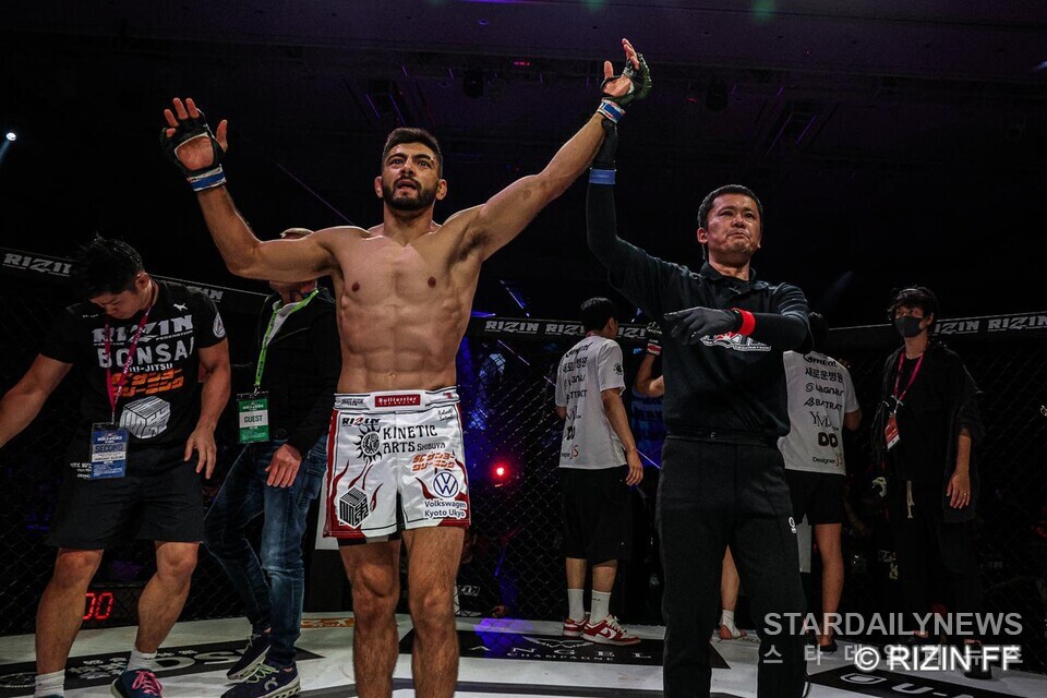 [RIZIN] 호베르토 사토시, 기원빈에 초살 승… 1R 서브미션 제압 - 스타데일리뉴스