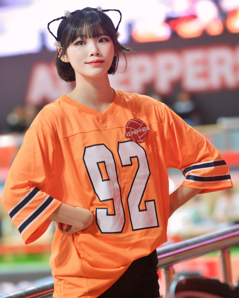 나수린, 치어리더 인기투표 압도적 1위...8,442표로 디시트렌드 독주 - 스타데일리뉴스