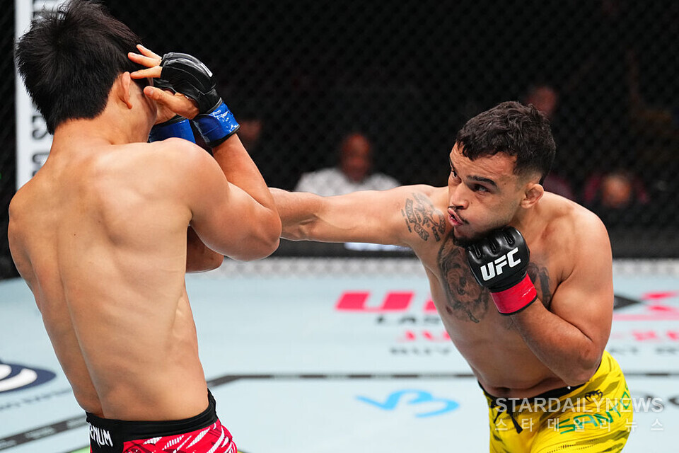 [UFC] ‘코리안 슈퍼보이’ 최두호, 9월 호주서 다니엘 산토스와 격돌! 9년 만에 3연승 도전 - 스타데일리뉴스