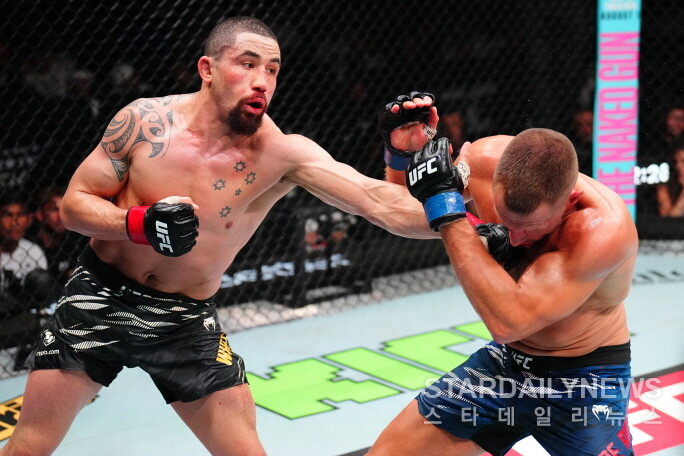 [UFC] ‘RDR’ 레이니어 더 리더, 휘태커 넘고 4연승… 타이틀샷 정조준 - 스타데일리뉴스