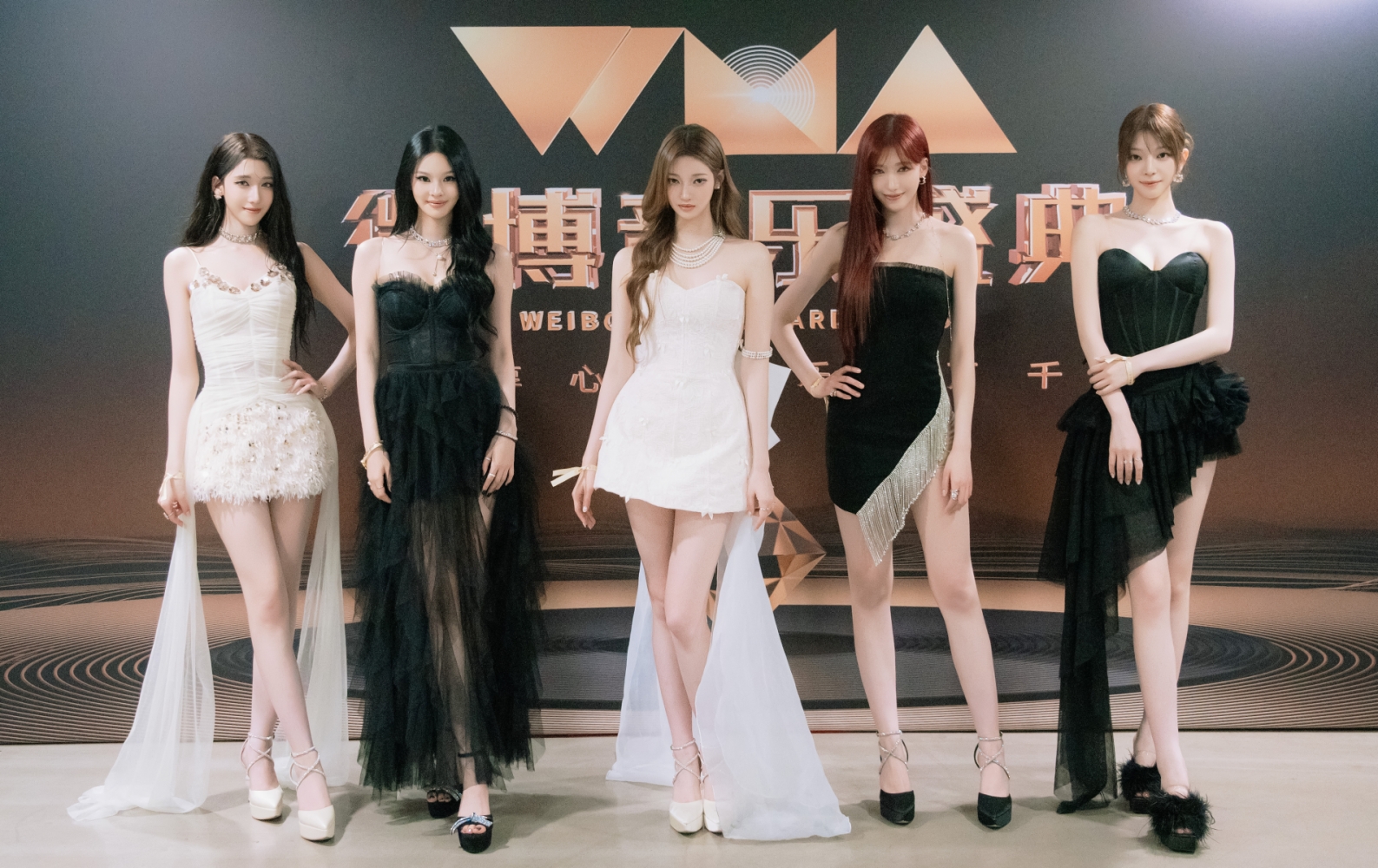 A2O MAY, 中 ‘웨이보 뮤직 어워즈’서 데뷔 첫 신인상 수상... 글로벌 신예로 ‘우뚝’ - 스타데일리뉴스