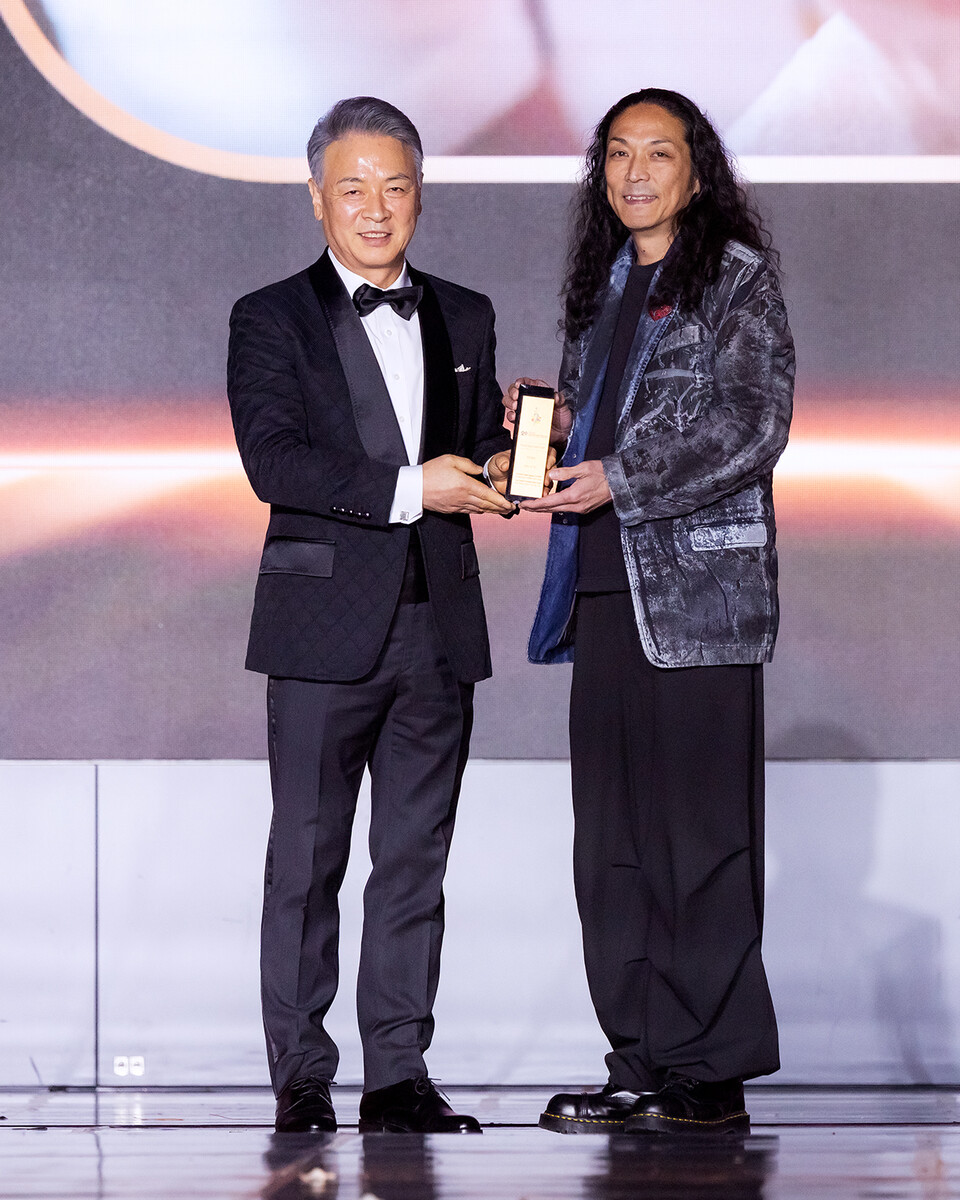 [S포토] 아키라, 'Visonary Beauty Leader Award 수상~' - 스타데일리뉴스
