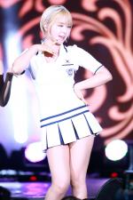 [S포토] AOA 초아, 섹시한 윙크를 받아라 (DMZ 평화콘서트) :: 스타데일리뉴스