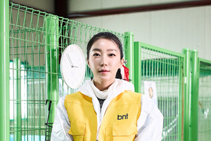 [포토] 진바비 권은진 대표, bnt 봉사단 ‘You&Me’(유앤미) 유기견 봉사 참여해 자리 빛내 - 스타데일리뉴스